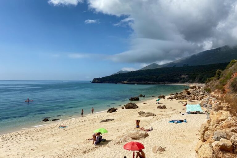 Praia de Galapinhos: paraíso escondido na Arrábida, Portugal